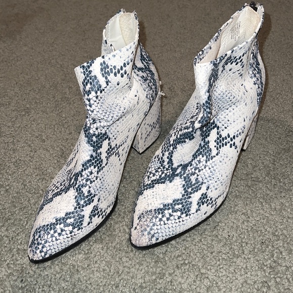 Steve Madden | Shoes | Steve Madden Snake Print Boots | Poshmark
